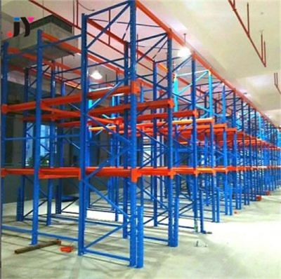 Cina Scaffale di stoccaggio industriale in acciaio laminato a caldo in stile soffitta con connessione a bullone in vendita