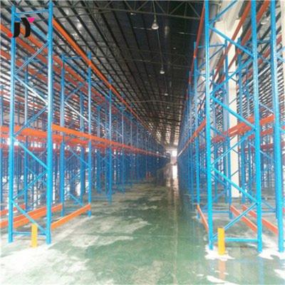 Cina Piattaforma di stoccaggio in ripiano in soffitta che utilizza la formazione in acciaio laminato a caldo per le soluzioni di stoccaggio in vendita