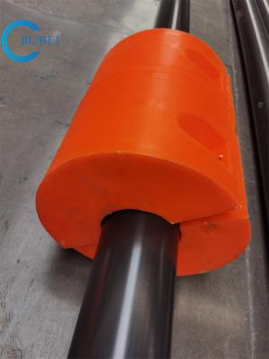 China Floater de tubería HDPE lleno de espuma de PU con 35 kg/cubo Densidad de PU en el interior y 8 mm de cáscara exterior en venta