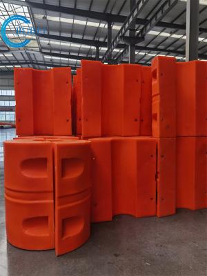 China Floater de tubería HDPE lleno de espuma de PU con 35 kg/cubo Densidad de PU en el interior y 8 mm de cáscara exterior en venta