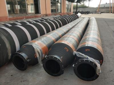 China Zwaargewicht en gepantserde zelf zwevende droogslang voor scherpe materialen OEM toegestaan Te koop