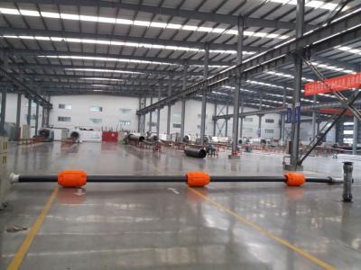 Cina Pipe e tubi galleggianti per la pompaggio in draghe lunghezza 1200 mm galleggianti per tubi pesanti in vendita