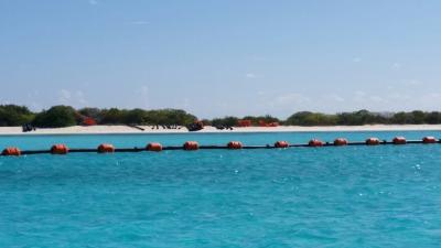 China Peça personalizada de tubos flutuantes para casas de barco Marítimo HDPE Dredging Floaters Buoys duras à venda