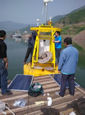 Cina Dia 1200mm Boia di marcatore marino personalizzata Boie di plastica per la navigazione marina con luce solare in vendita