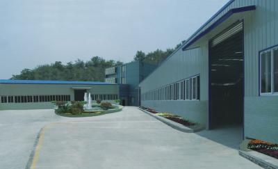 Cina Struttura muraria residenziale Cornice di metallo a strisce Struttura in acciaio leggero Magazzino industriale per lo stoccaggio in vendita