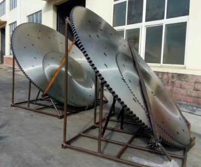 China Trenching machine use 75Cr1 material slotting circular diamond saw blank and steel core for sale