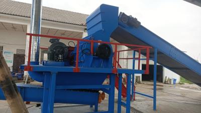 Cina Grandi capacità 135kw Wood Chipper Crusher professionale per riciclare rifiuti di plastica in vendita