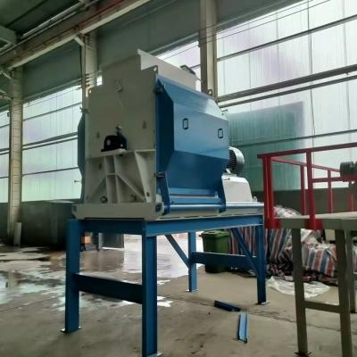 China Customized Wide Water Drop Crusher for Large Yield Chicken Duck and Goose Feed Production for sale