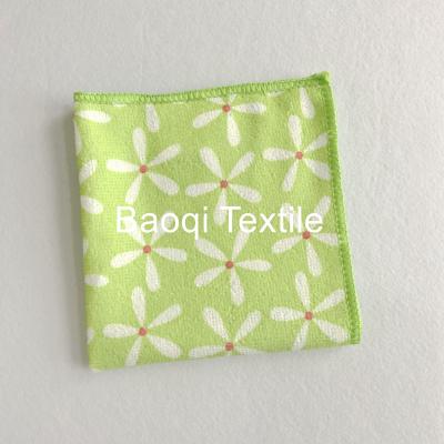 China Regular OEM  single side printed 100% poly kitchen wipes，,microfiber cake towels  kitchen cleaning cloth size 25cm*25cm for sale