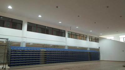 China Blue Low Back HDPE Bucket Seat Retractable Bleacher Seating 700-900mm Step for sale