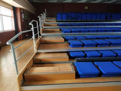 Cina Sedili pieganti d'acciaio laminati a freddo del Bleacher/disposizione dei posti a sedere a file ritrattabile del teatro in vendita
