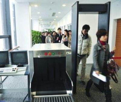 Cina Analizzatore LCD del bagaglio dello schermo X Ray per il metal detector del tunnel di ispezione di sicurezza in vendita