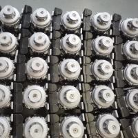 China CSA Manual Can Sealer , 2 Rollers Single Head Screw Capping Machine for sale
