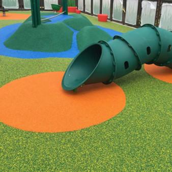 China Synthetischer Spielplatz-im Freien Gummikörnchen für nass EPDM gießen an Ort und Stelle System-Boden zu verkaufen