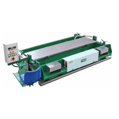 中国 TPJ 1.8の微粒の連続したトラックのためのゴム製 ペーバー機械5.6KW 1.8m幅 販売のため