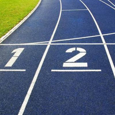 Cina materiale corrente sintetico atletico della pista di spessore di 13mm per l'affioramento dello stadio in vendita