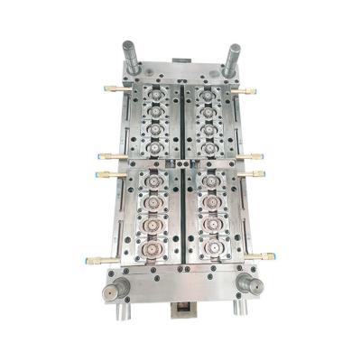 Cina Stampaggio ad iniezione medica da 32 mm Stampaggio plastica medica disseccante in PP in vendita