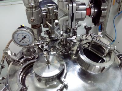 Cina Doppi carri armati farmaceutici di mescolatura magnetici rivestiti di acciaio inossidabile 50000l in vendita