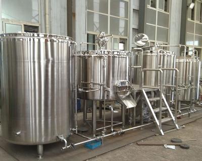 Cina micro attrezzatura di preparazione della birra del mestiere dell'attrezzatura della fabbrica di birra di 500L 700L 1000L 2000L 3000L in vendita
