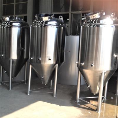 Cina Carro armato luminoso della birra di acciaio inossidabile di 300L-1500L 304L 316L per la birra di stoccaggio in vendita