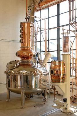Cina Attrezzatura di rame rossa di distillazione dell'alcool del rum del whiskey della vodka 50l con la colonna di riflusso in vendita