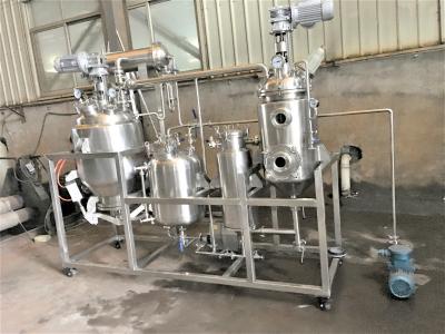 Cina Mini Herbal Extraction Concentrator Machine 0.75kw For Peppermint Oil in vendita