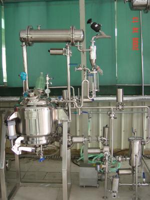 Cina Botanical Plant SS316L Essential Oil Extraction Machine 500L Small Capacity in vendita