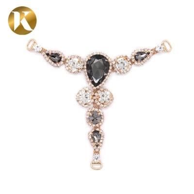Cina Il cristallo di rocca di stile di T orna 110mm*95mm per la decorazione dei sandali della donna in vendita