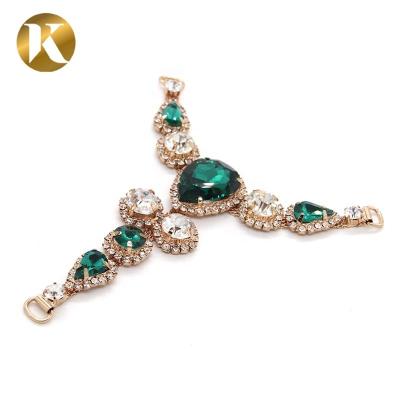 Cina Il cristallo di rocca di stile di T orna 110mm*95mm per la decorazione dei sandali della donna in vendita