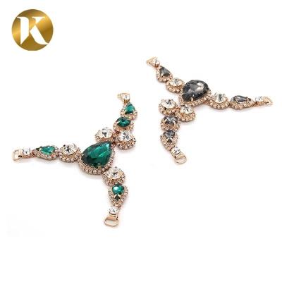 Cina Il cristallo di rocca di stile di T orna 110mm*95mm per la decorazione dei sandali della donna in vendita