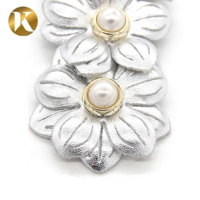 Cina Accessori speciali del fermaglio della scarpa del panno di modo fatto a mano su ordinazione del fiore della vendita all'ingrosso di Wenzhou Kml in vendita