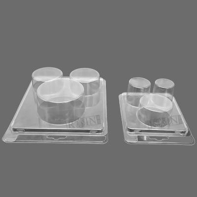 Cina Custom 3 cavità usa e getta trasparente rotondo PVC accessori di plastica confezionamento con buchi per manico in vendita