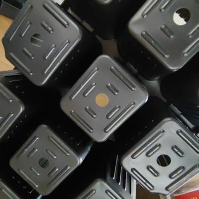 Cina Vassoio blister nero a 12 celle con fori, vassoio per la semina di piante in serra in plastica PP, vassoio idroponico per semi agricoli in vendita