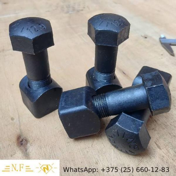 Quality M12 X 40mm Wheeled Excavator Countersunk Plough Bolts And Nut 800 762 for sale