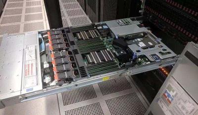 중국 사용된 서버 Xeon E5-2670 2.60ghz PowerEdge R620 24 Dimm 슬롯 Ddr3 2.5" Sata/Sas Ssd 1u 랙 서버 판매용