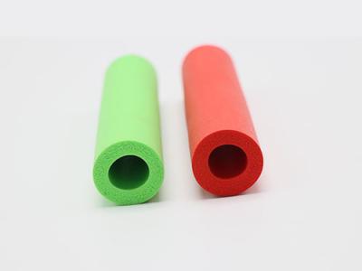 China Van het het Schuimbuizenstelsel van het douane Kleurrijke Silicone Beschermende de Laagsterkte Met grote trekspanning Te koop