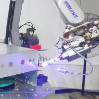China 3000W Automatic Laser Welding Machine with ABB Robot Arm 380V Three Phase for sale