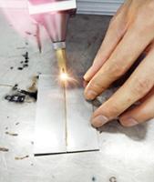 China SGS Approved 2000W Handheld Fiber Laser Welding Machine 220V 50/60Hz for sale