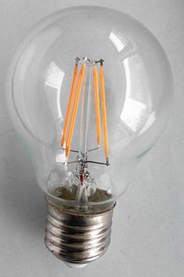 China Lámpara ahorro de energía de iluminación interior del bulbo del filamento de la decoración del punto culminante de la lámpara cristalina retra de lujo A60 4w de la lámpara llevada en venta