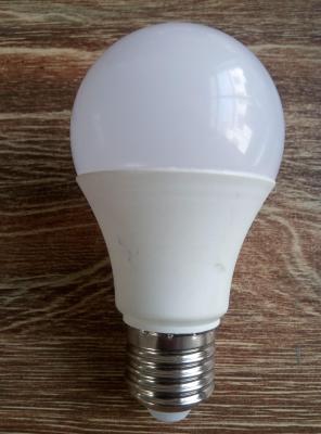 China Aluminio plástico de la cubierta del bulbo del bulbo 10w del LED A60 2 años de la garantía del nuevo elemento de la luz asequible decorativo de la lámpara global en venta