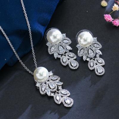 China Luxury Crystal Bridal Wedding Jewelry Pearl Rhinestone Women Girls Necklace Sets Engagement Pa for sale