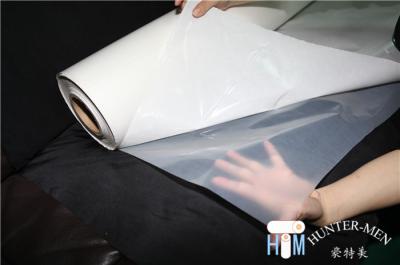 China Tweezijdige Witte Hete de Smeltings Zelfklevende Film van TPU voor Textielpolyesterkatoen Te koop