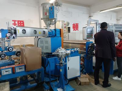 China φ90mm+φ50mm Máquina de extrusión de cables y alambres de alta velocidad con cubierta de chaleco eléctrico de PVC en venta
