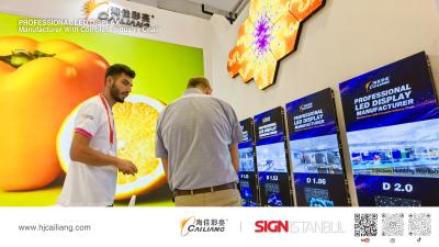 China Wireless Outdoor Advertising LED Screen with Programmable P10 Full Color Display for sale