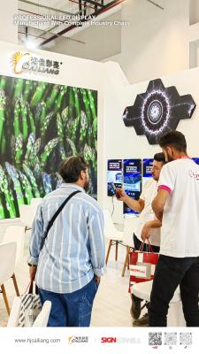 China Energy Saving Digital Signage Display Screen with PVC Indoor Full Color P3 LED Module for sale