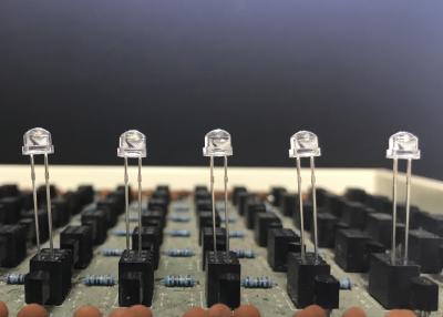 中国 フランジの広い視野角のタイプ超赤いLED、青、緑と円形4.80mmは黄色い徴候、麦わら帽子に類似した導きました 販売のため