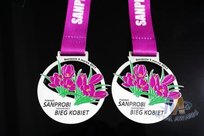 Китай Медали марафона награды металла спорт стороны двойника логотипа цветка для дружелюбного школ экологическое продается