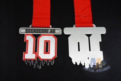 Cina La metà maratona o 10k e 5k hanno annunciato le medaglie su ordinazione di eventi di sport con l'argento stampato dell'oggetto d'antiquariato del nastro in vendita