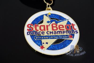 Cina Forma rotonda di logo della stella e medaglie su ordinazione ballanti di sport di Despoke con i colori di scintilli in vendita