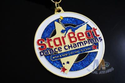 Cina Forma rotonda di logo della stella e medaglie su ordinazione ballanti di sport di Despoke con i colori di scintilli in vendita